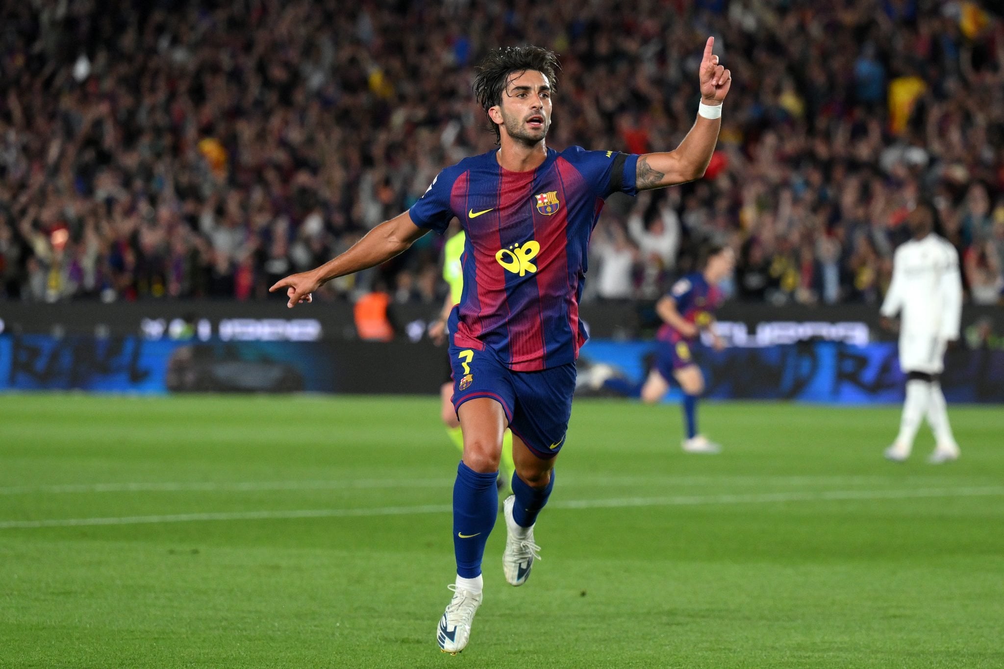 Barcelona forward sends a clear message about his future amid ...