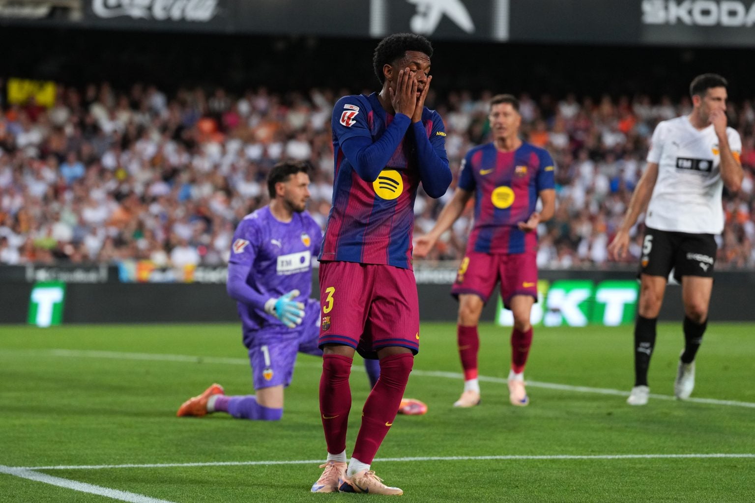 Manchester City prepare €70 million move for 22-year-old Barcelona ...