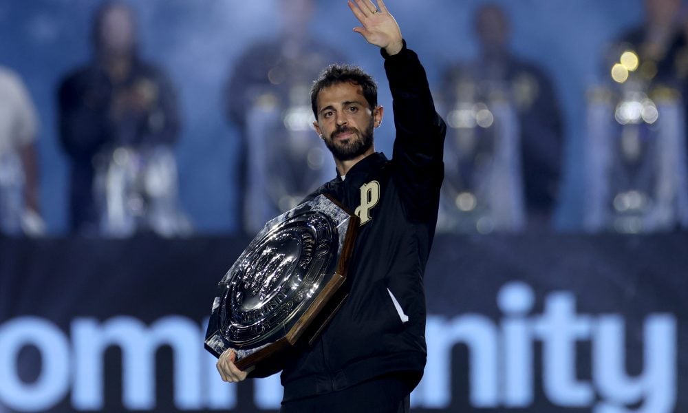 Portuguese veteran delays future plans to keep Barcelona door open ...